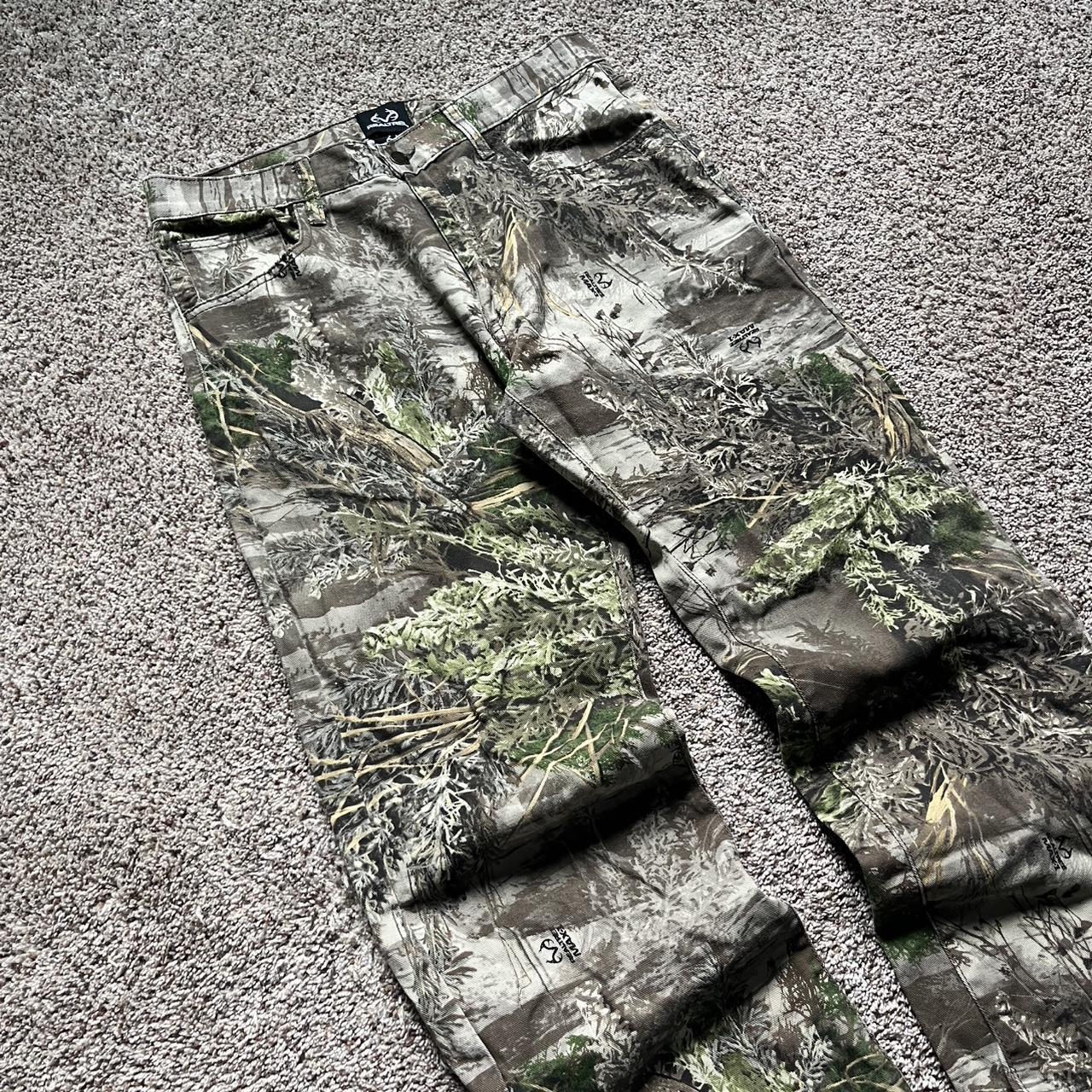 Vintage Realtree Camo pants Size 34x30 - Depop