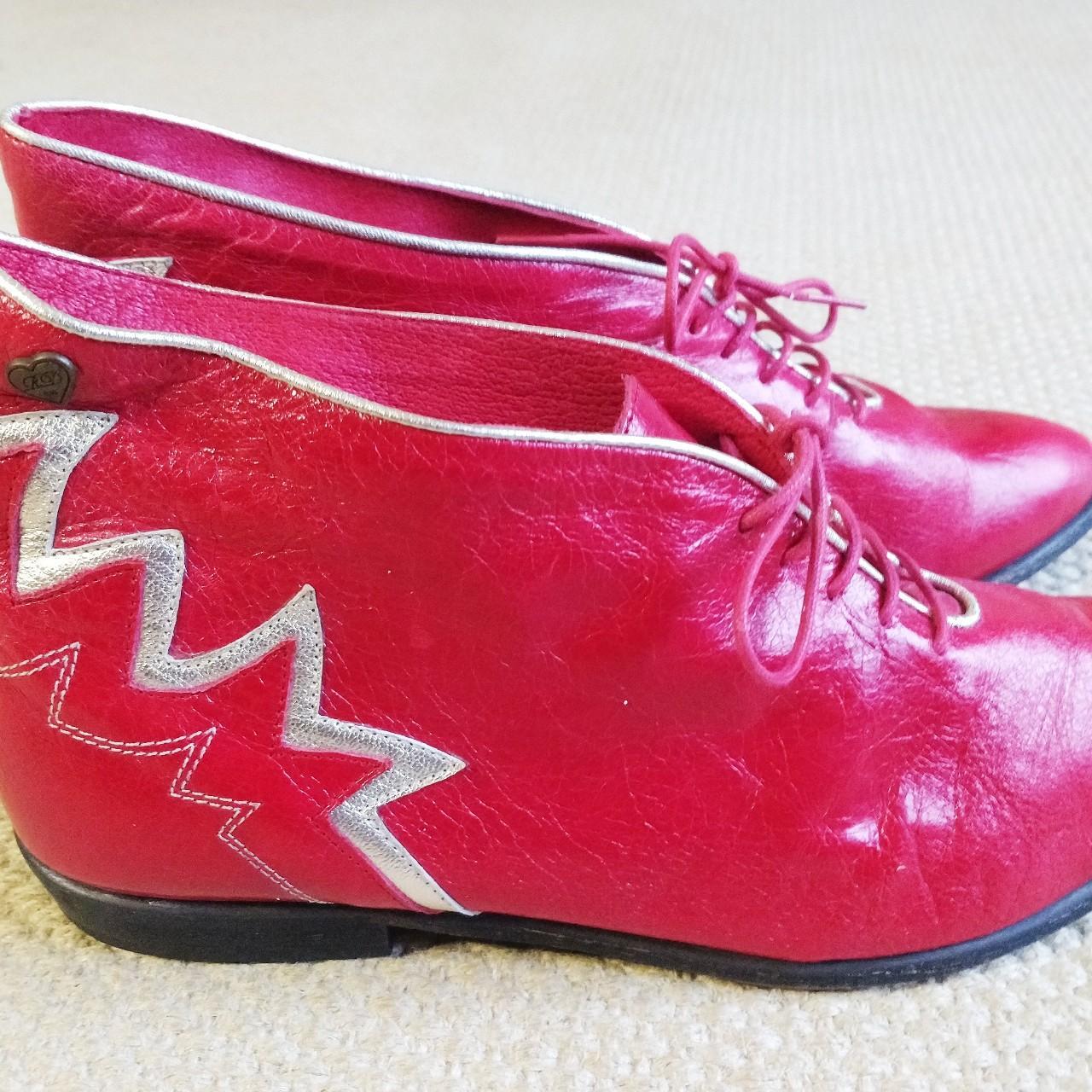 Stunning limited edition Red or Dead size 7, bright... - Depop