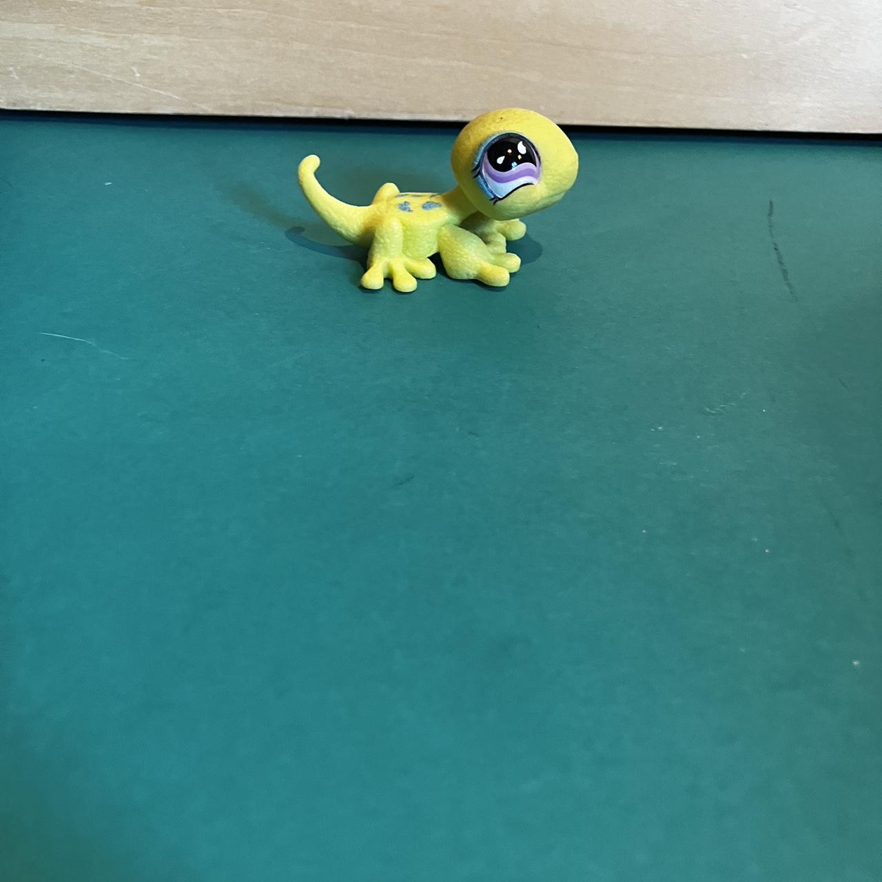 Yellow and blue Littlest Pet Shop frog #LPS #frog... | Depop