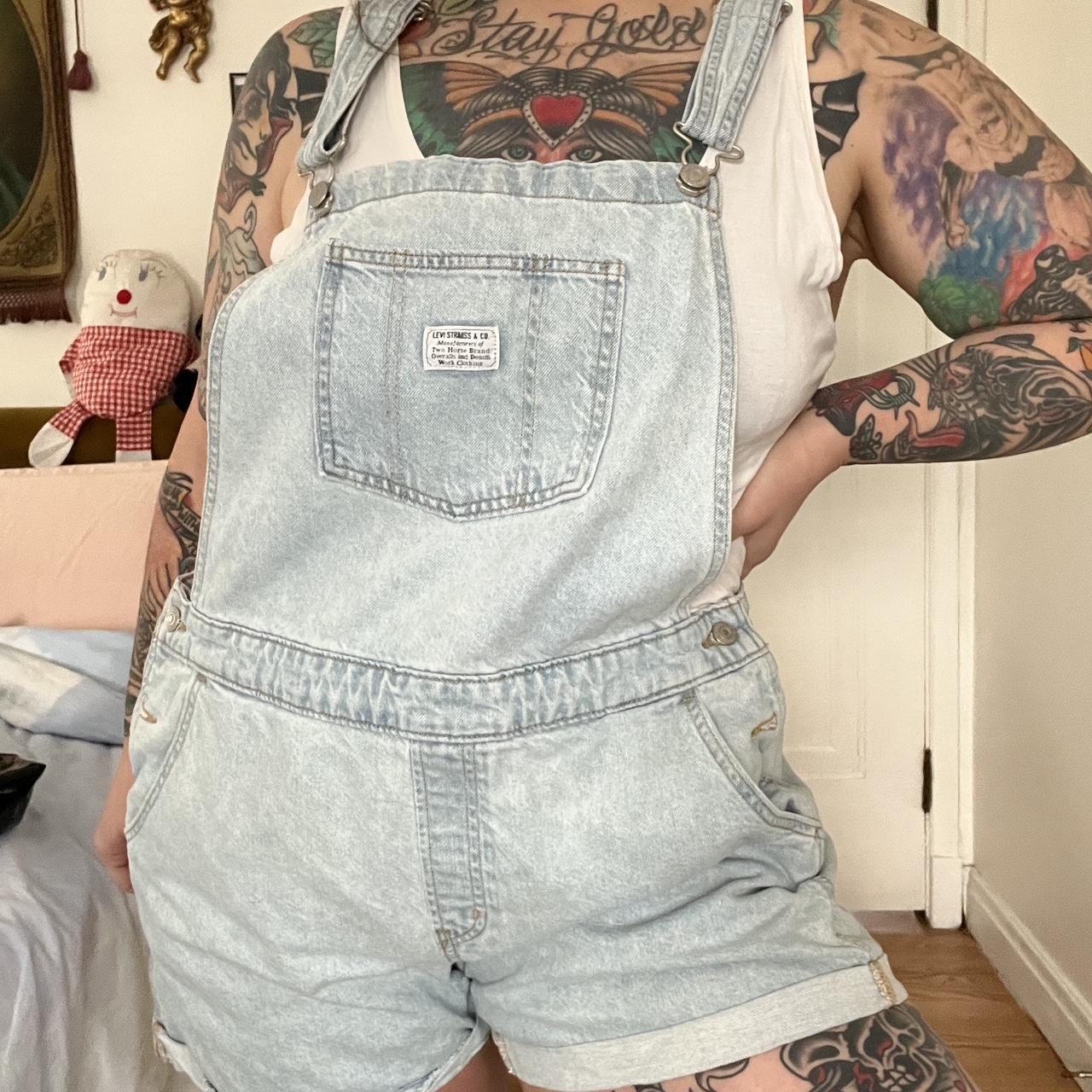 Levi Lightwash overall shorts 20W super cute and... - Depop