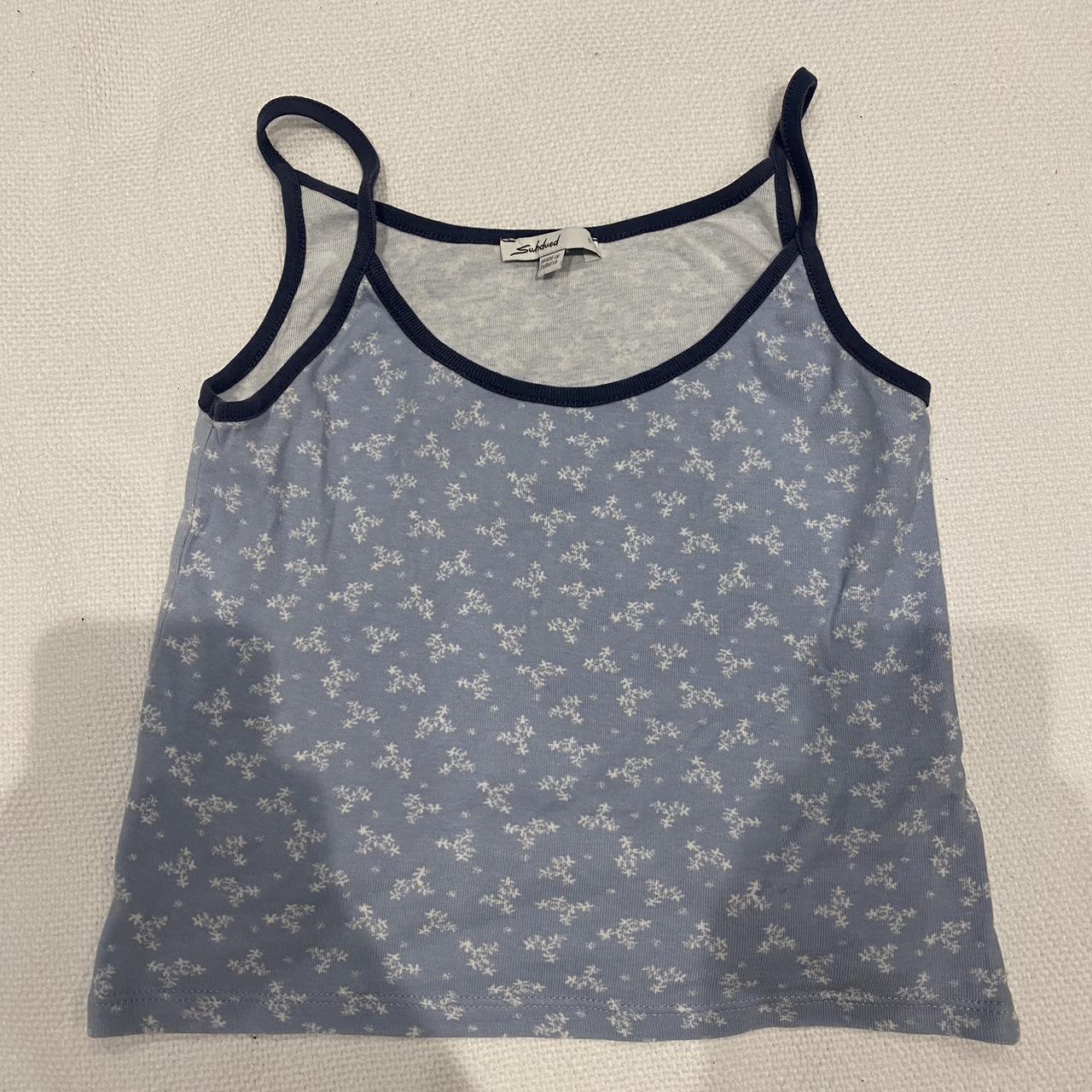 Subdued blue tank top Cute blue patterns Comfy - Depop