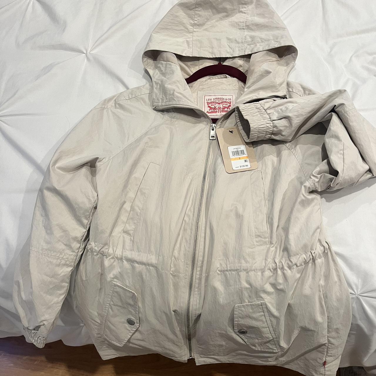 Levi’s small raincoat in cream🤩 - Depop