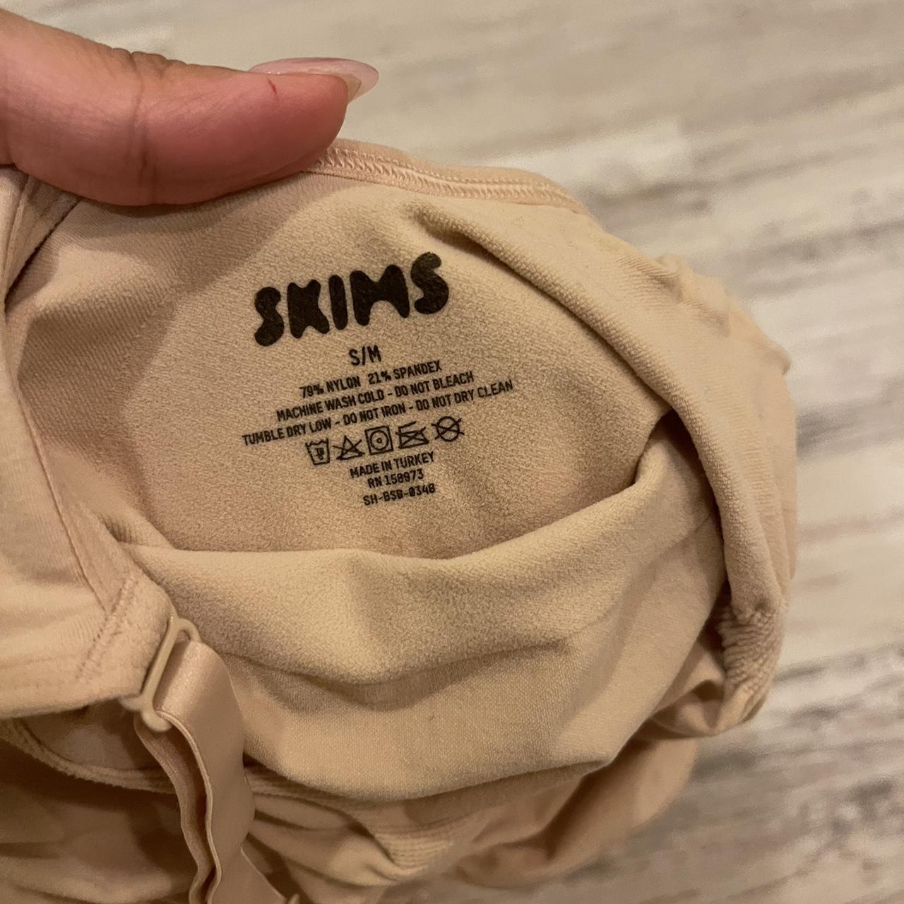 Skims Bodysuit Brand new Tan color Small/medium - Depop