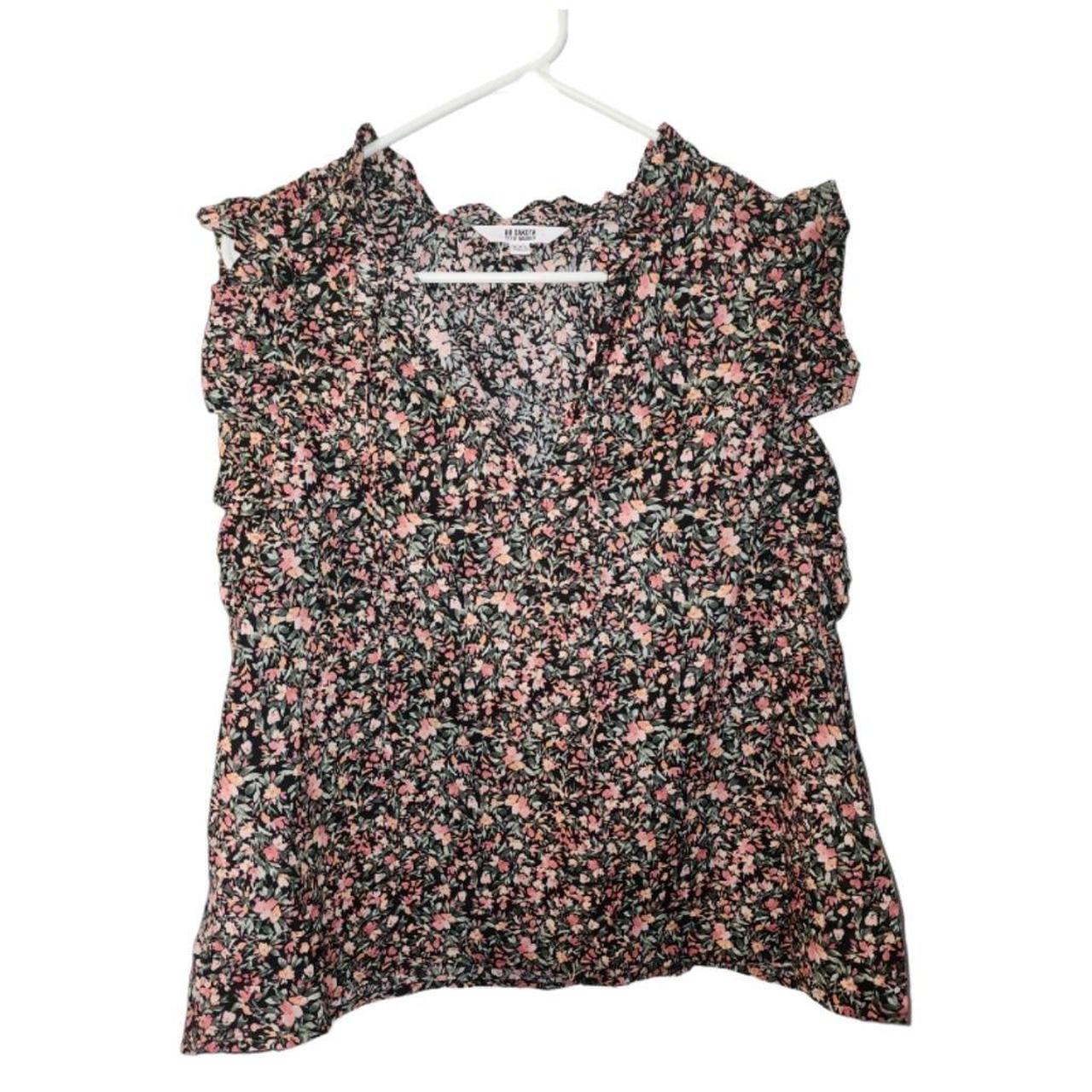 XXL Floral V-neck with strings to tie at neck... - Depop