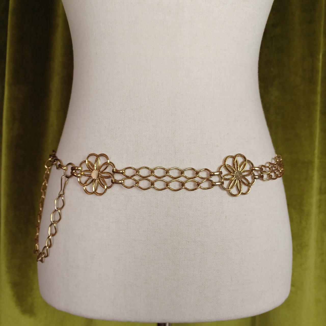Vintage Dainty Flowers Chain Belt, Up to 39” Late... - Depop