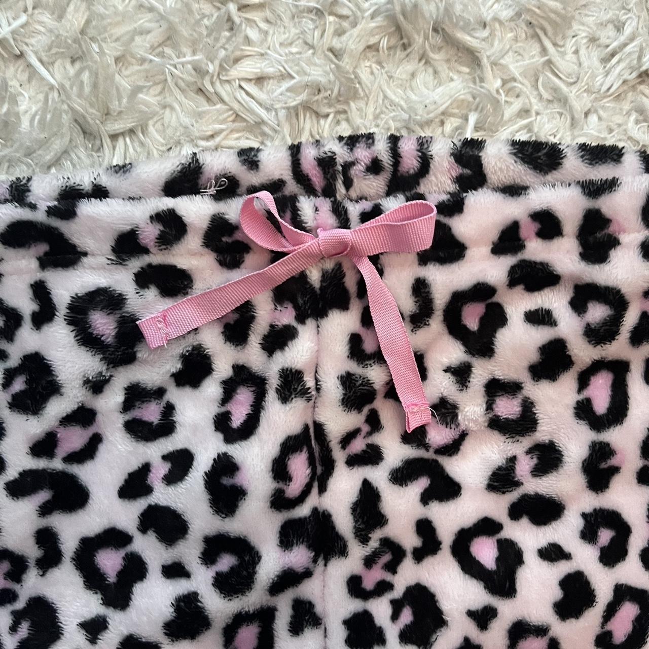 Super cute and fluffy leopard print pajama pants.... - Depop