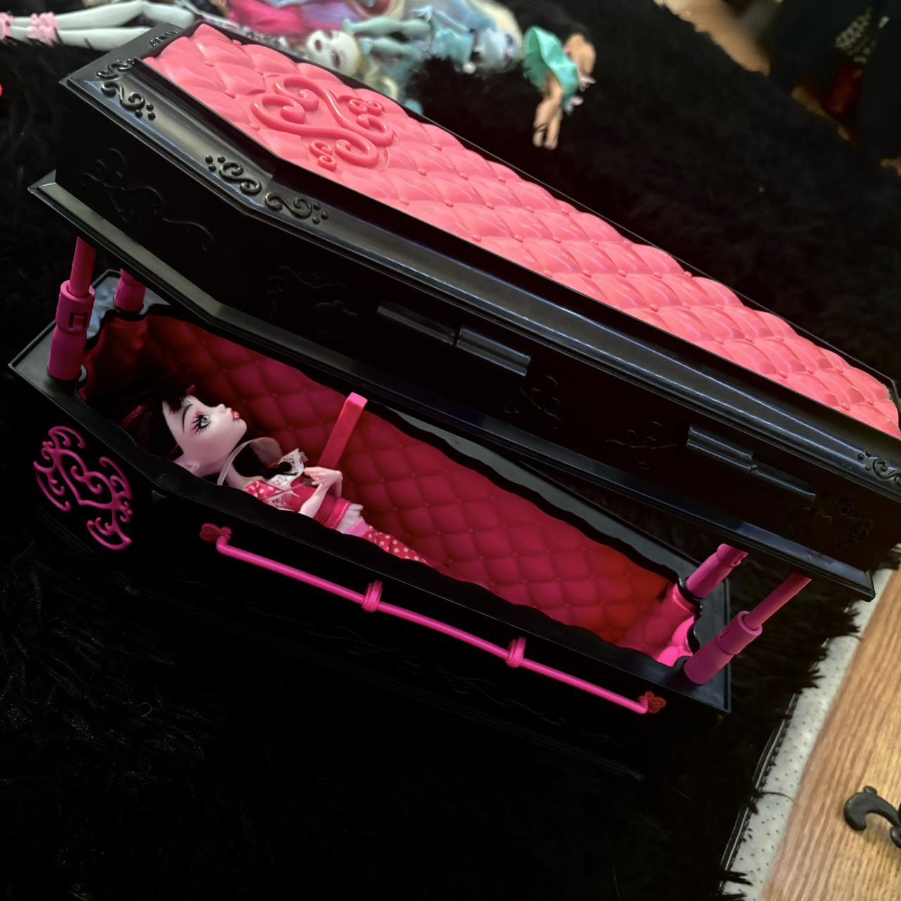 DRACULAURA “DEAD TIRED” MONSTER HIGH DOLL (COFFIN... - Depop