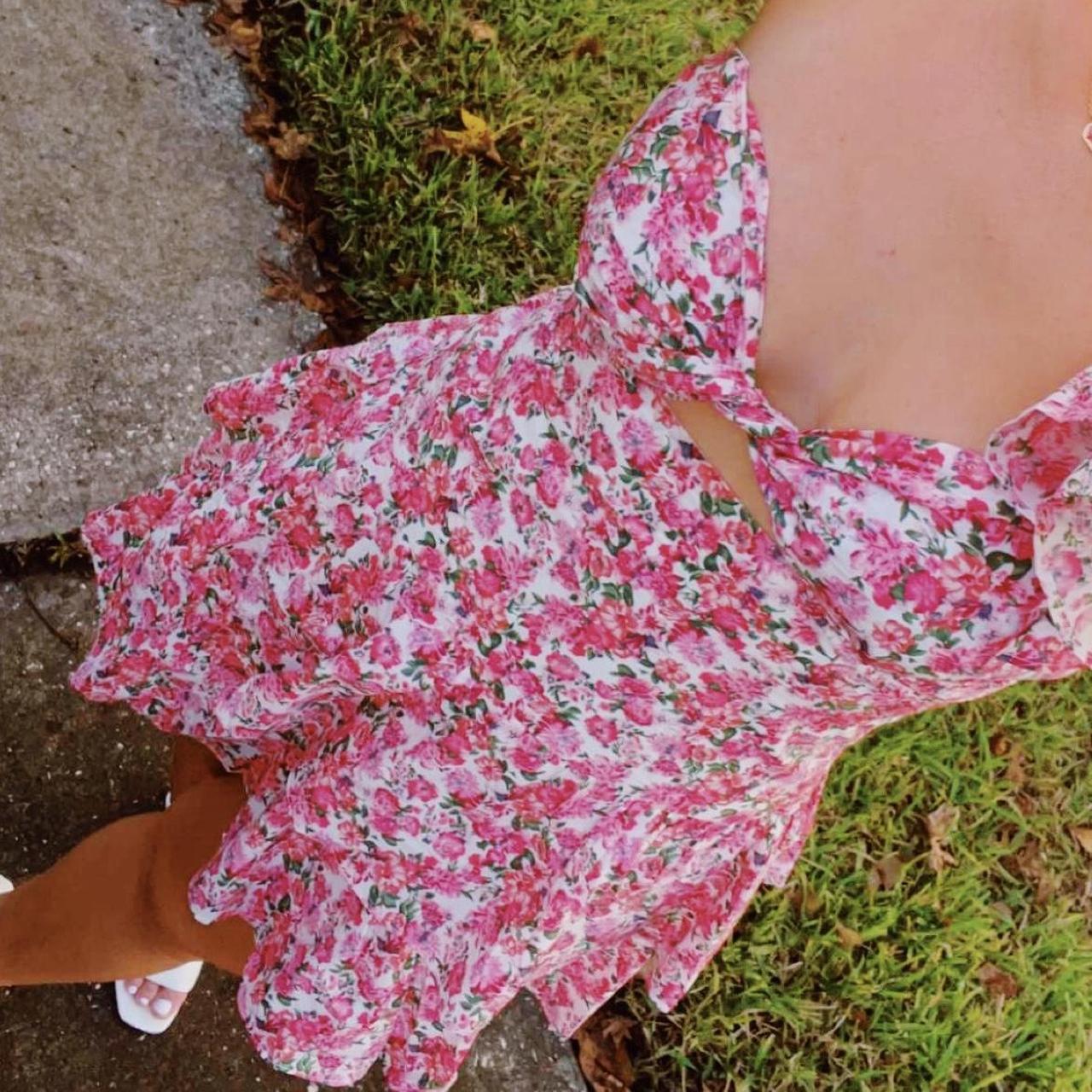 One shoulder hello molly floral dress Only worn a... - Depop