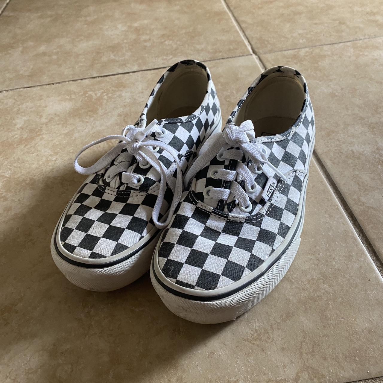 Vans sneaker checkered style size 6 - Depop