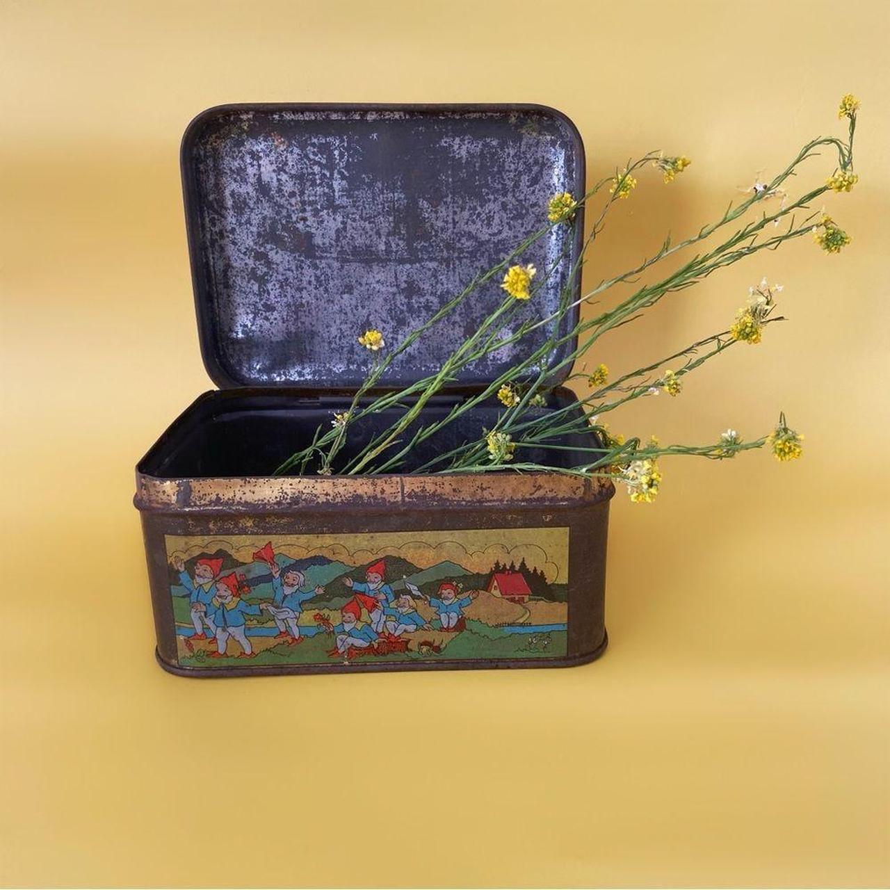 Antique 1930s Snow White metal tin from the original... - Depop