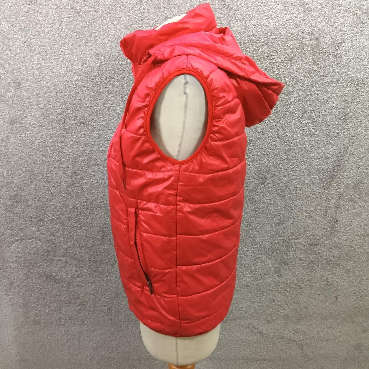 XIANG RED PUFFER GILET JACKET HOODED SLEEVELESS VEST... - Depop