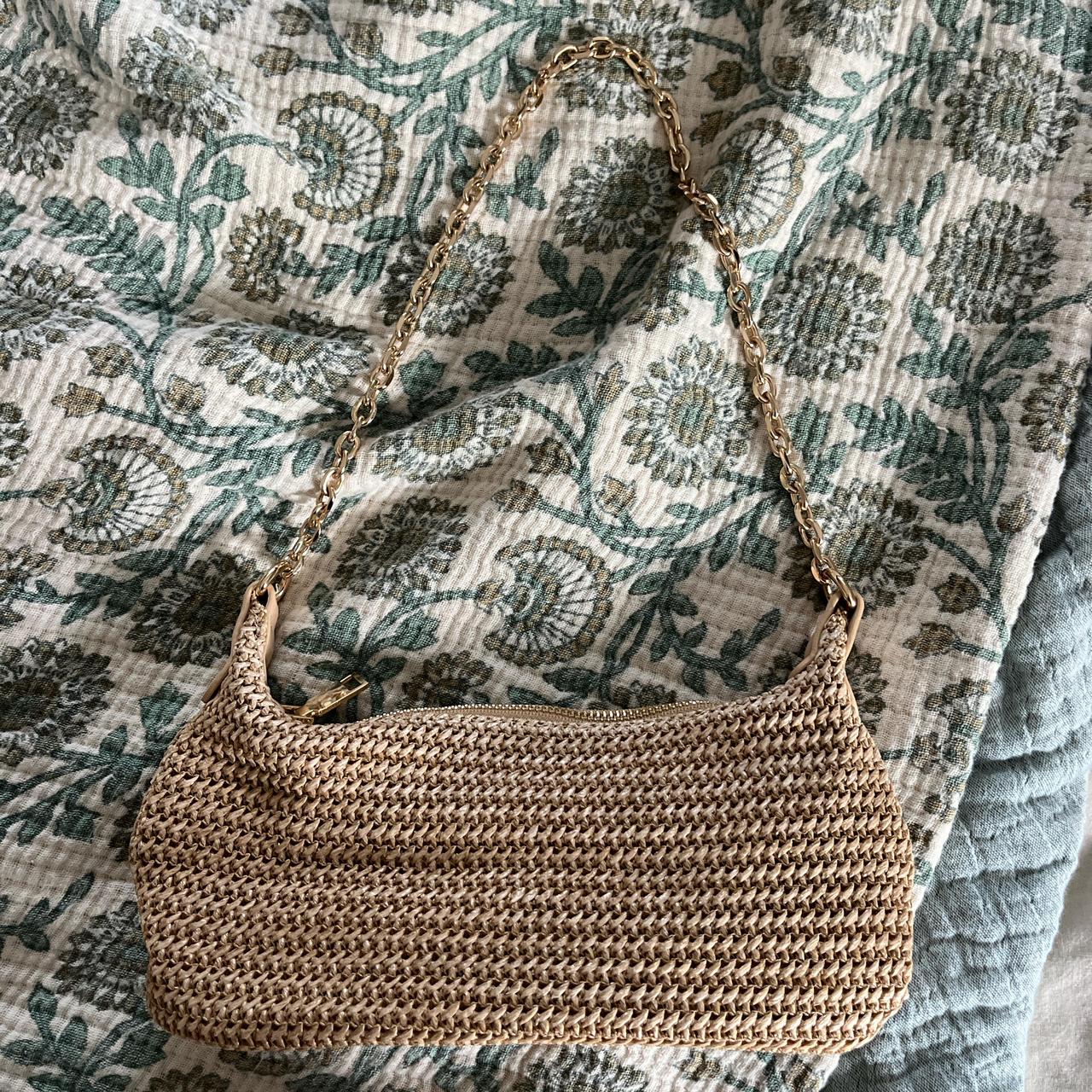 Prettiest Woven Gold Chain purse - Purchased from... | Depop