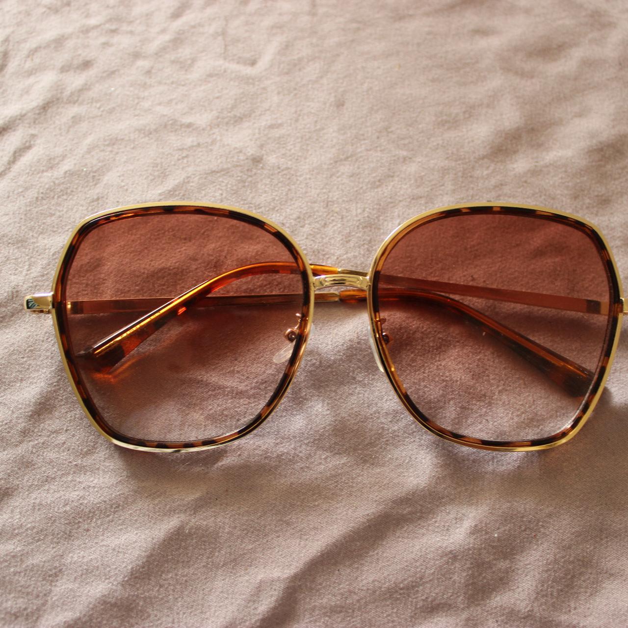 Retro Sunnies, rose lens, tortoise and gold frame,... - Depop