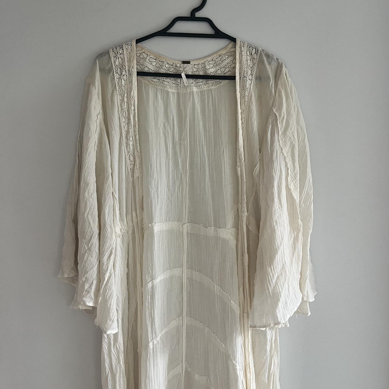 Beautiful kimono, crepey-linen material Perfect for... - Depop