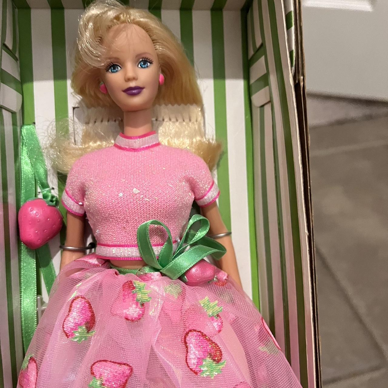 AVON RARE VINTAGE STRAWBERRY BARBIE #Barbie #y2k... - Depop