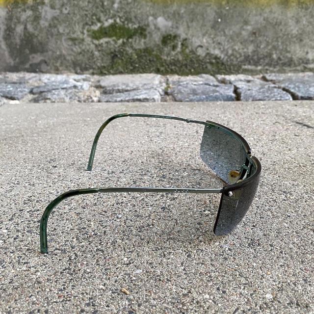 Gucci by Tom Ford 2003 Rimless Green Crystal | Depop Gucci by Tom Ford 2003 Rimless Green Crystal | Depop