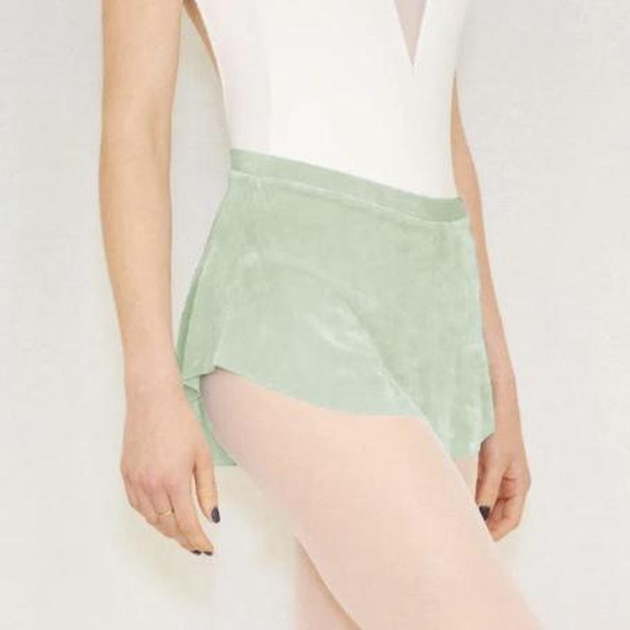 Mint bullet pointe skirt size: Small - Depop