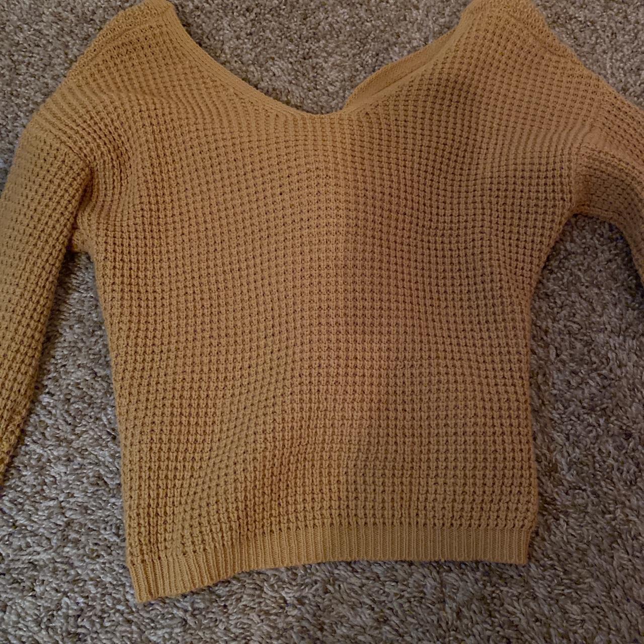 Cute brown sweater! Hasn’t been worn, good... - Depop