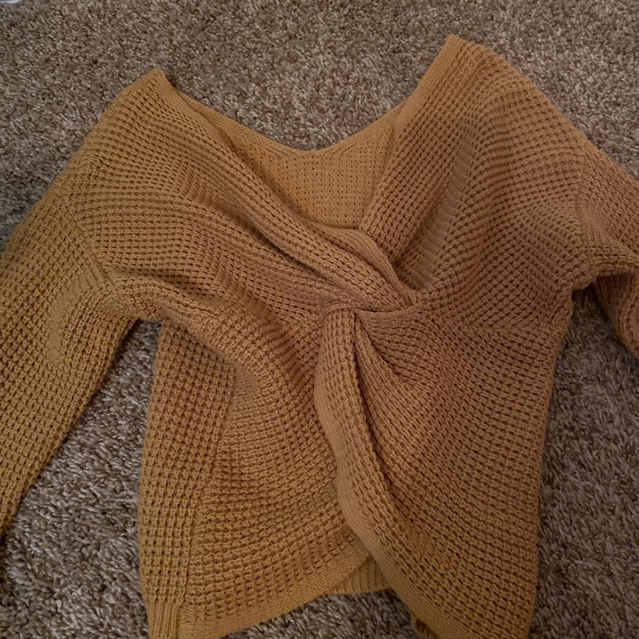 Cute brown sweater! Hasn’t been worn, good... - Depop