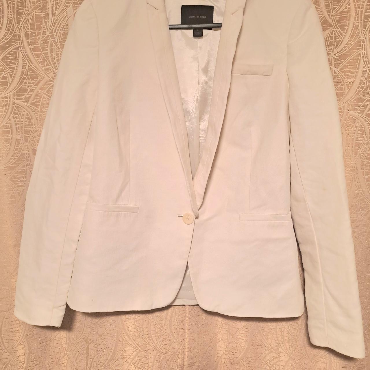 Country Road Women's Cream and White Jacket | Depop