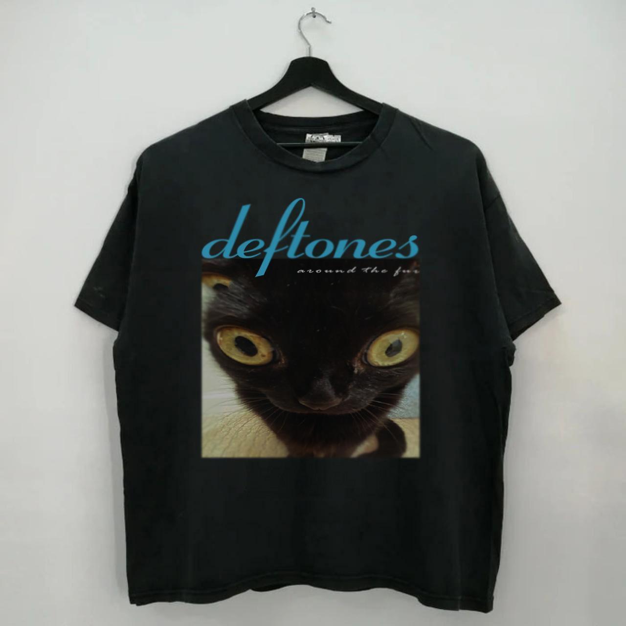 deftones around the fur T-shirt size... - Depop