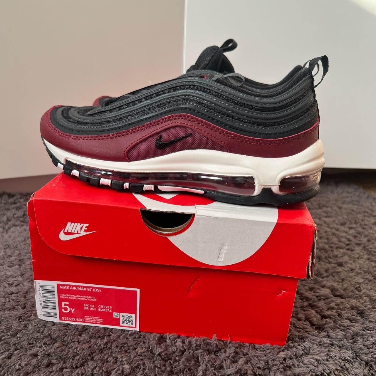 Nike Black and Red Trainers | Depop