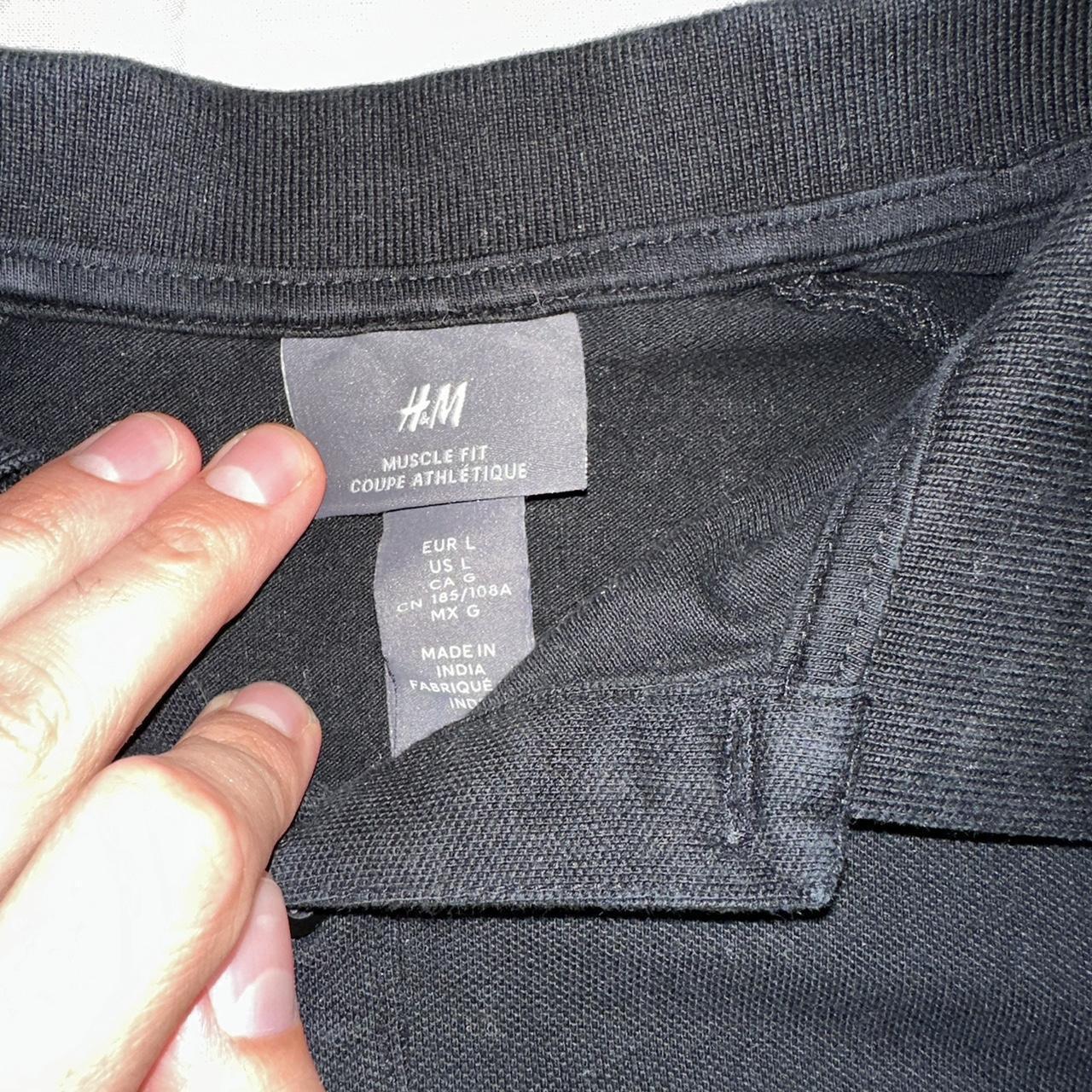 H&M Men’s Muscle-Fit Black Polo with White Accent - Depop