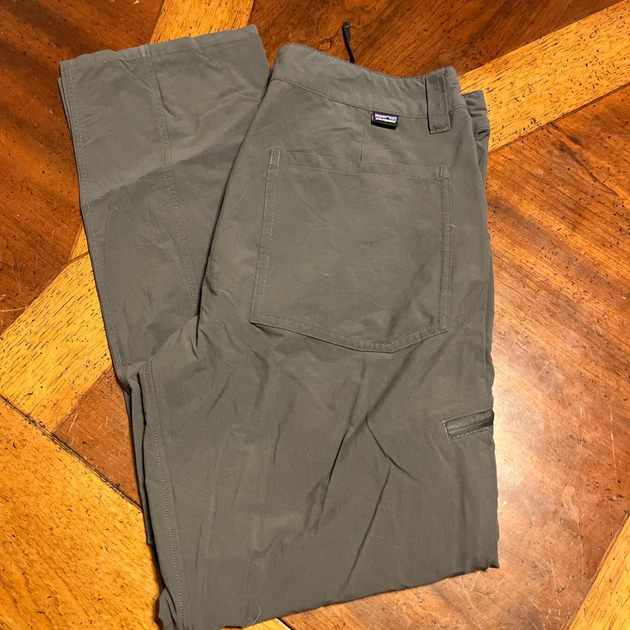 Men’s 32 Patagonia outdoor pants - Depop