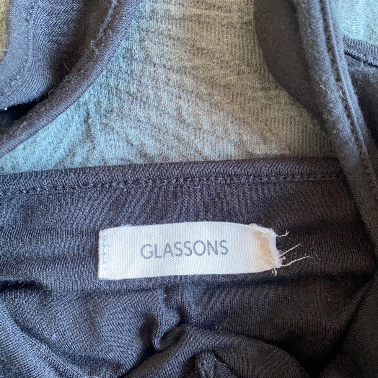 Glassons Halterneck top Size label missing but would... - Depop