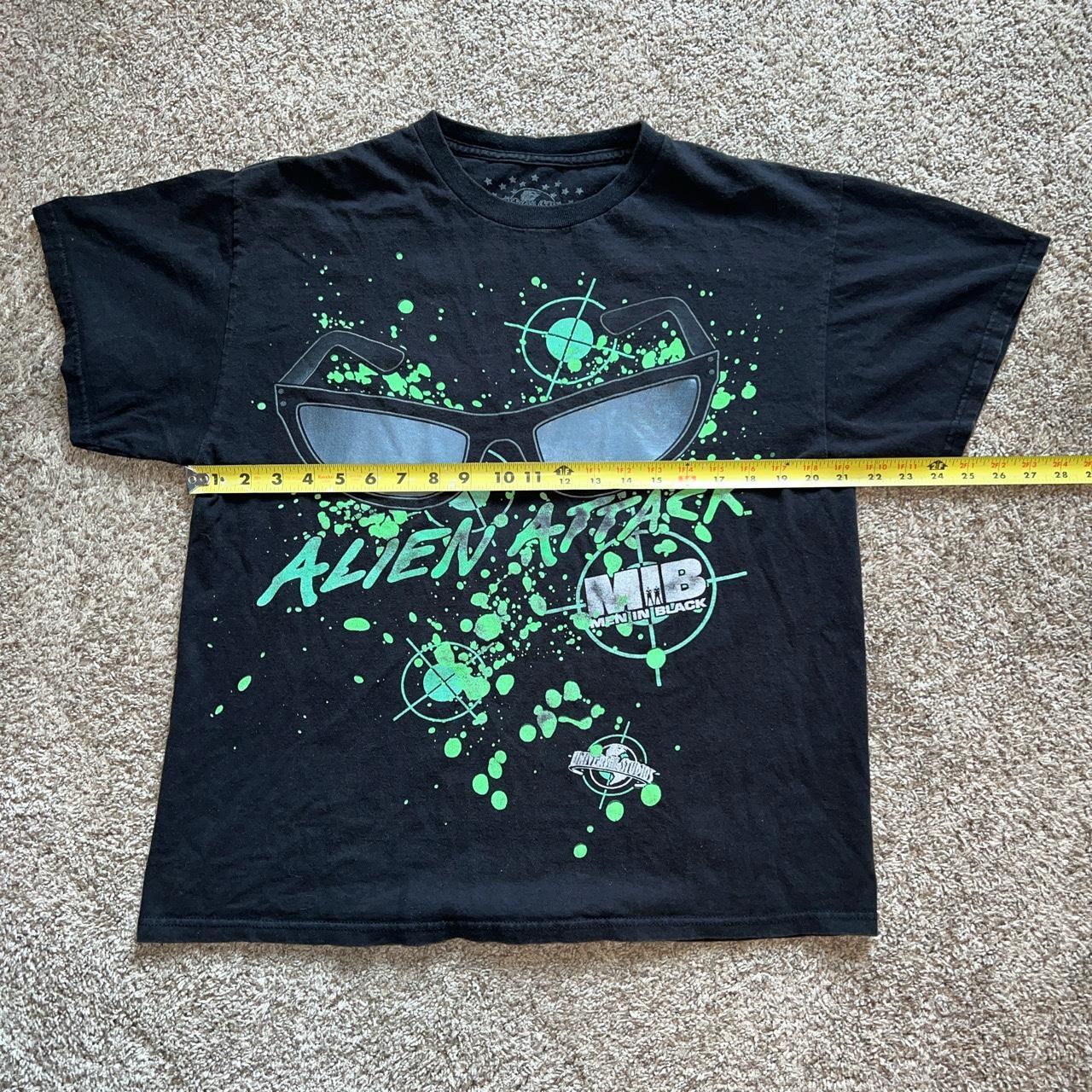 Men in Black: Alien Attack Universal Studios tshirt... - Depop