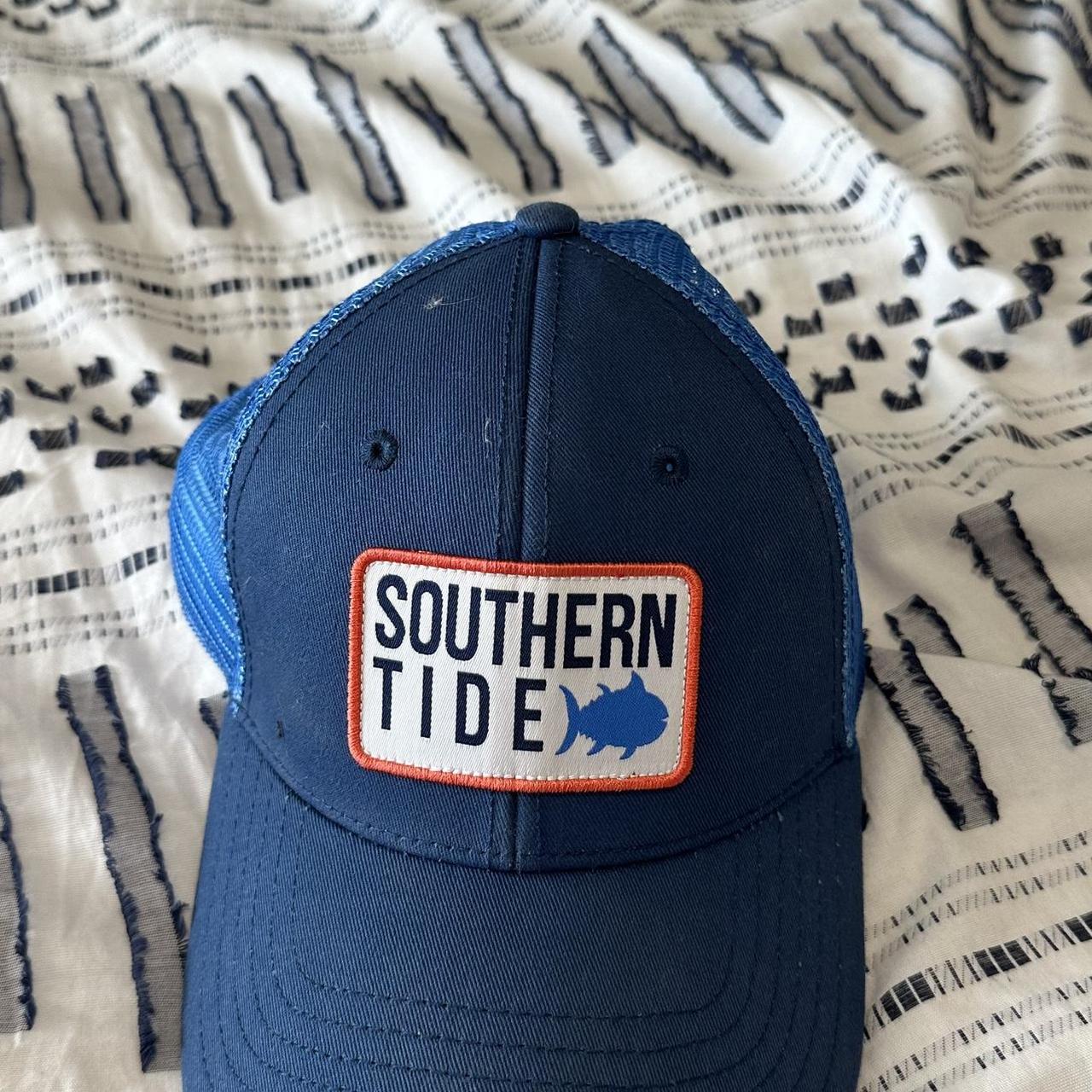 southern tide hat adjustable never worn - Depop
