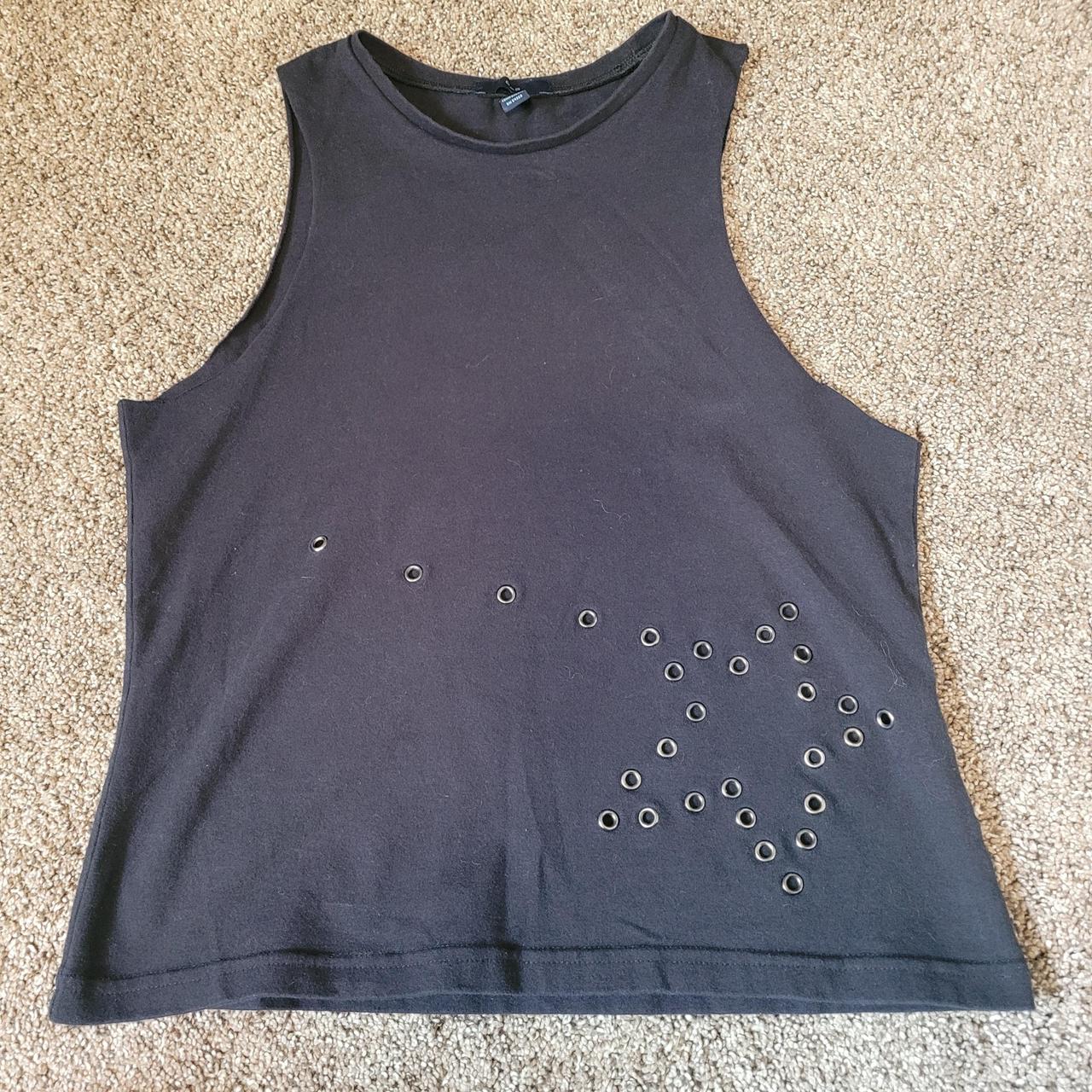 Gap shooting star tank cut out sleeves - Depop
