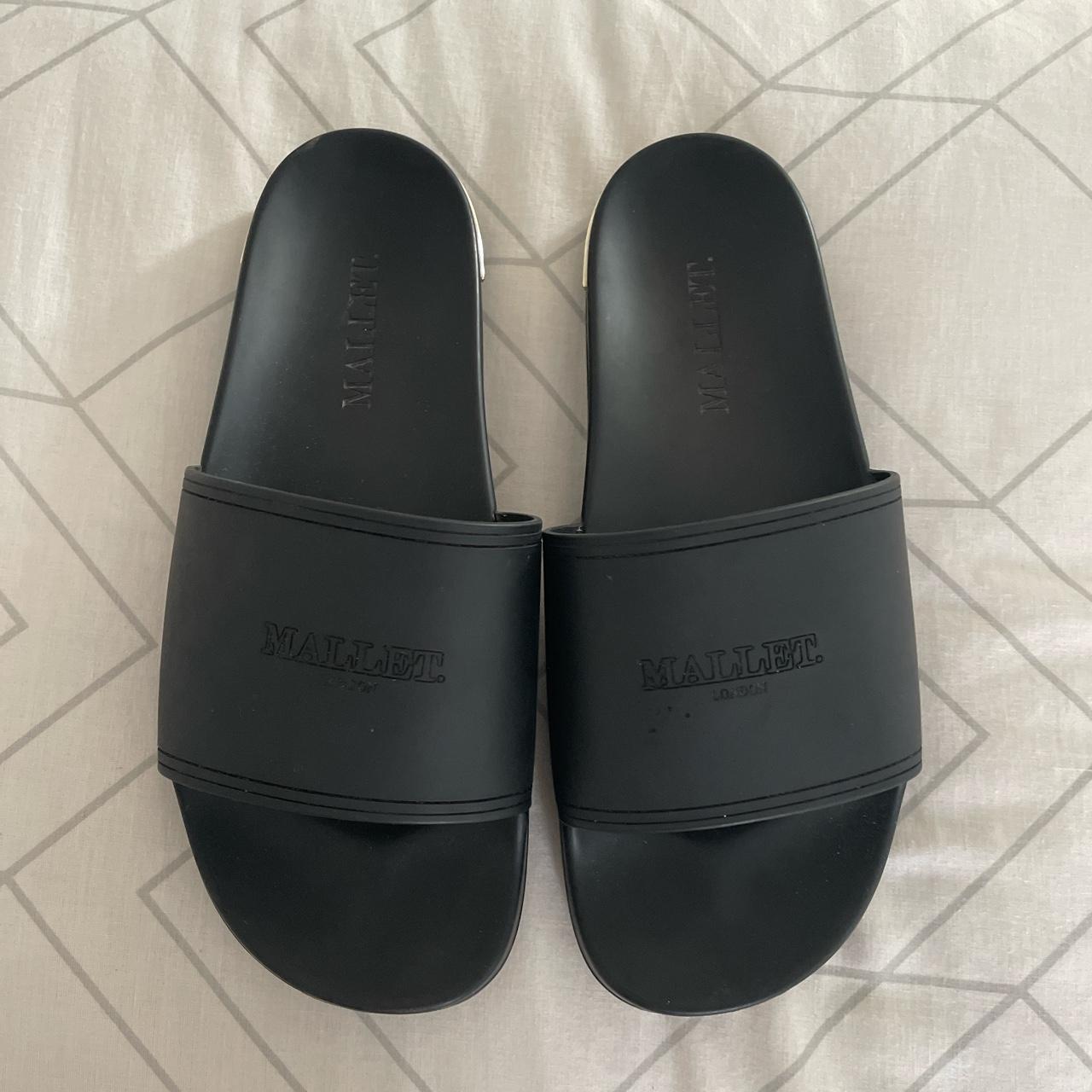 Mallet Sliders Size 11 Barely worn just need a wipe... - Depop