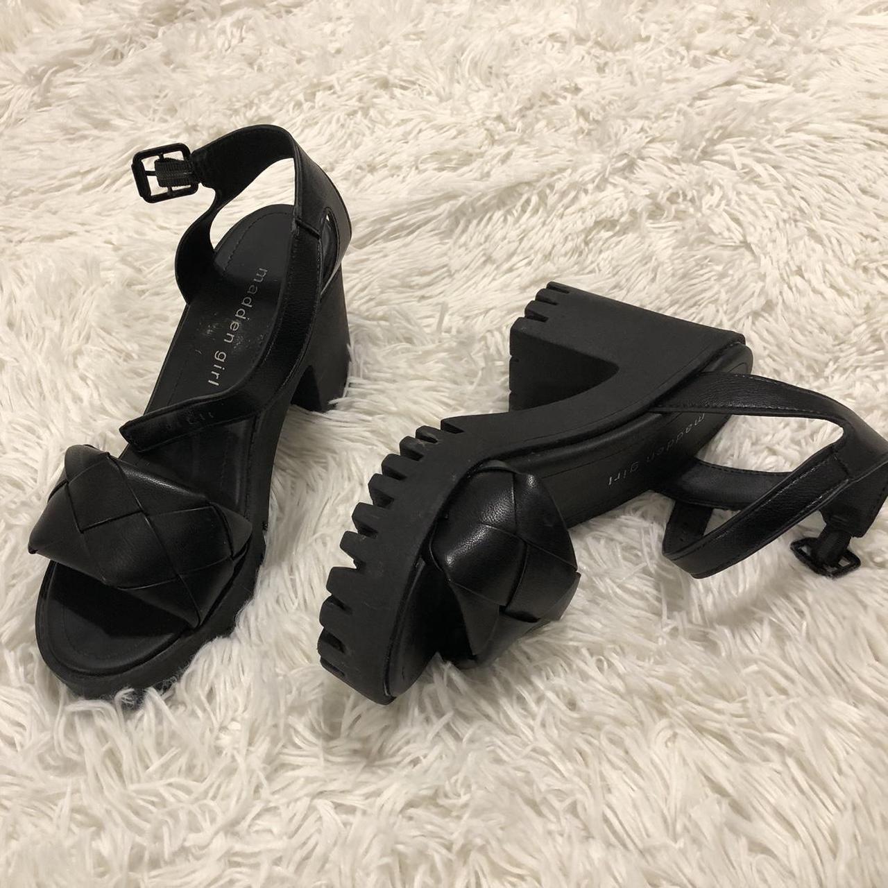 Chunky low platform heels - Depop