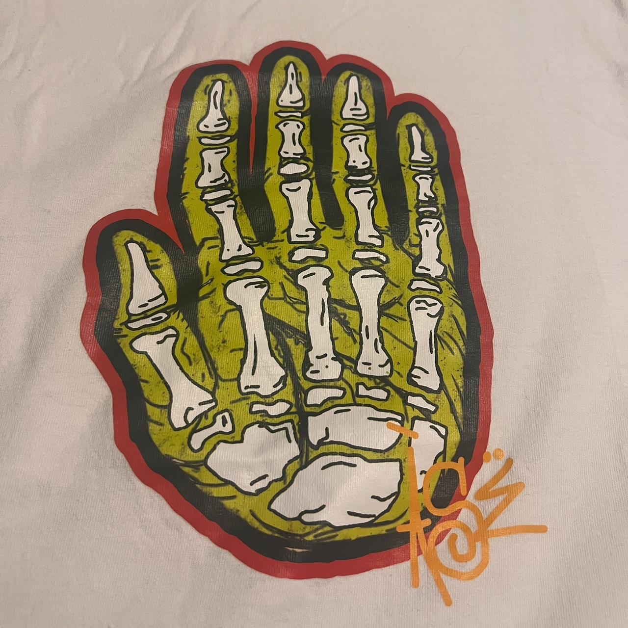 ÁSË The World Is In Your Hands Graphic Tee 100%... - Depop