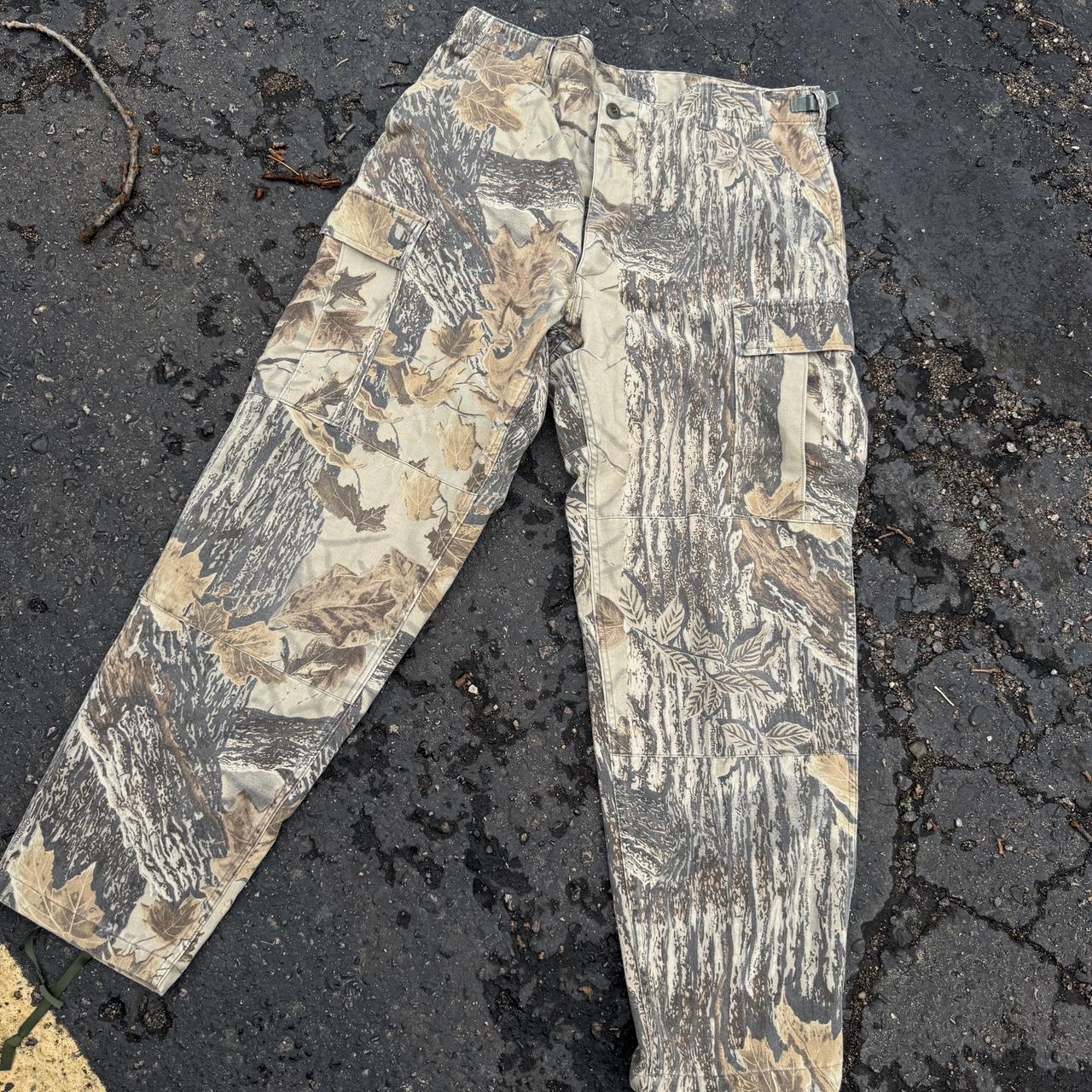 🔥Dope tan Camo Realtree cargo pants with adjustable... - Depop