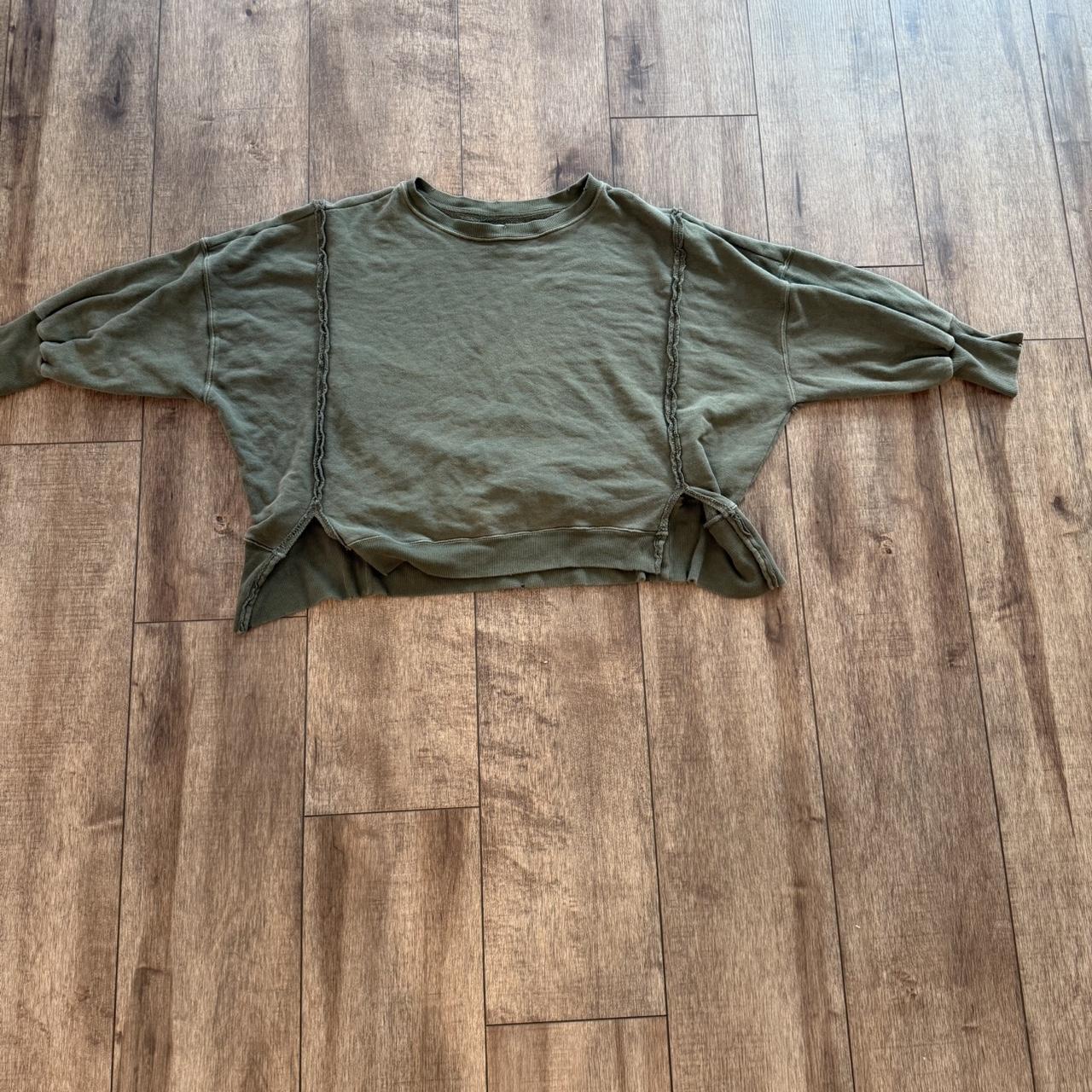 Free people crew neck green Size small #freepeople | Depop