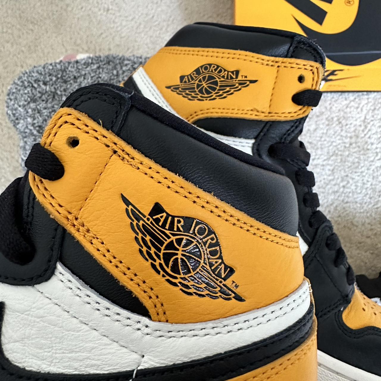 AIR JORDAN 1 TAXI SIZE 7M 8.5W nearly flawless air... - Depop
