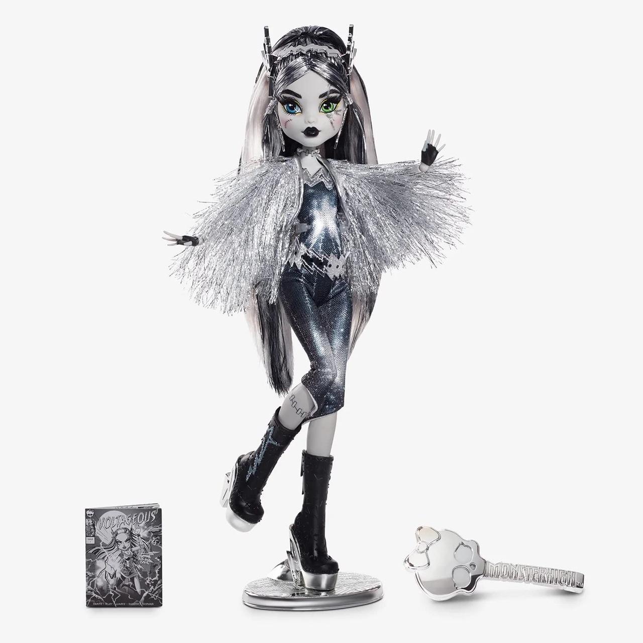 Grey and Silver Dolls-accessories | Depop