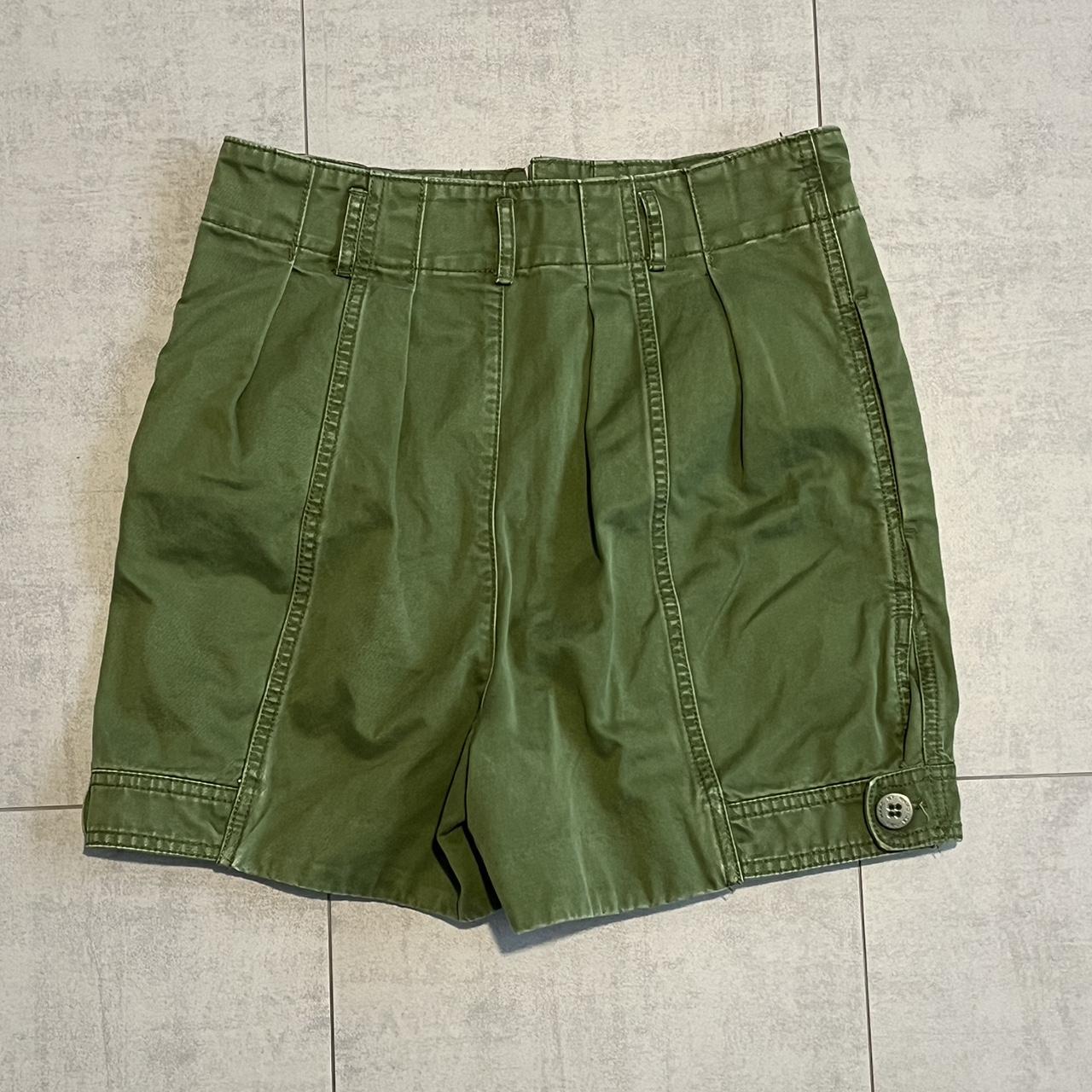 Marc by Marc Jacobs Women's Green Shorts | Depop
