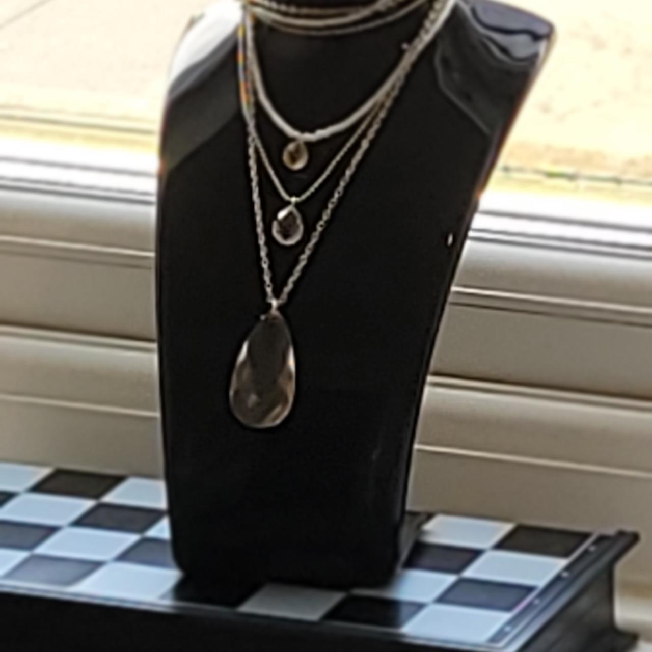 Extremely beautiful three stranded necklace Used -... - Depop