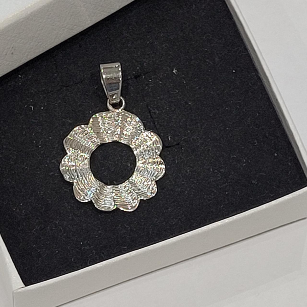 Very beautiful silver 925 vintage flower shape... - Depop