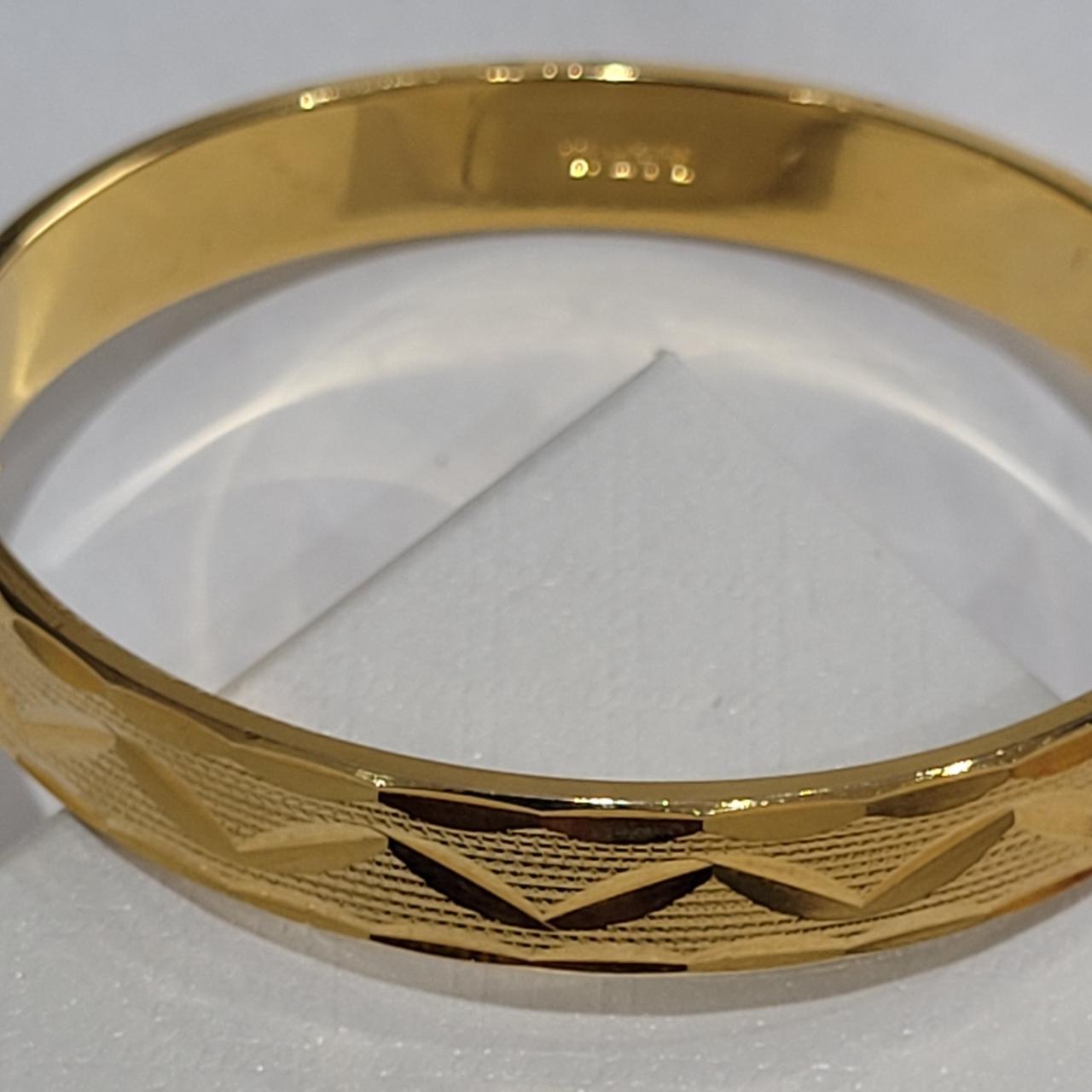 Very Beautiful 18 Carat Yellow Rolled Gold Plated... - Depop