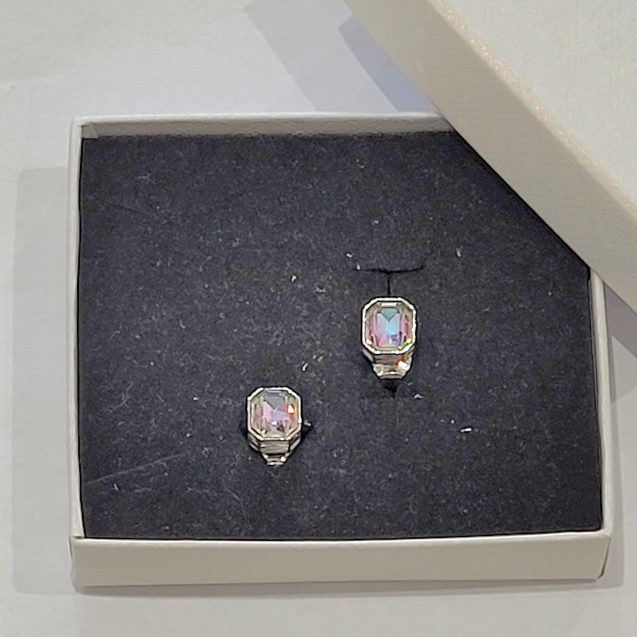 Very beautiful AVON silver tone rectangle retro clip... - Depop