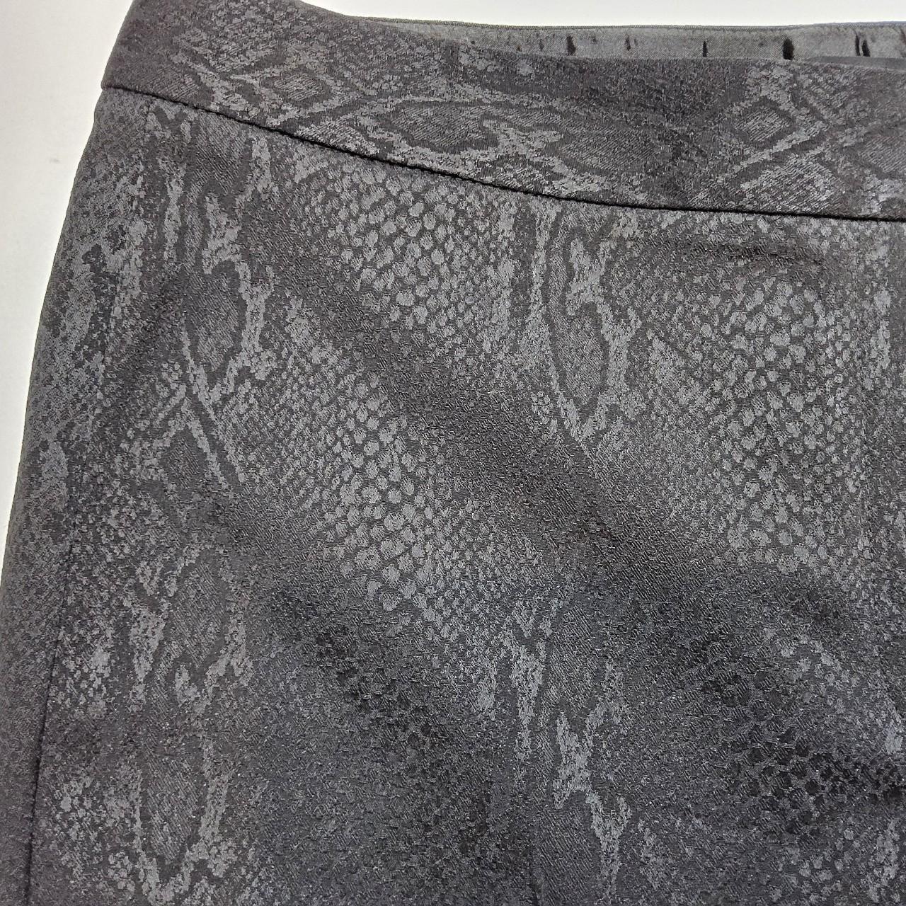 Ellie Tahari Women Snake pattern Black Dress Slack... - Depop