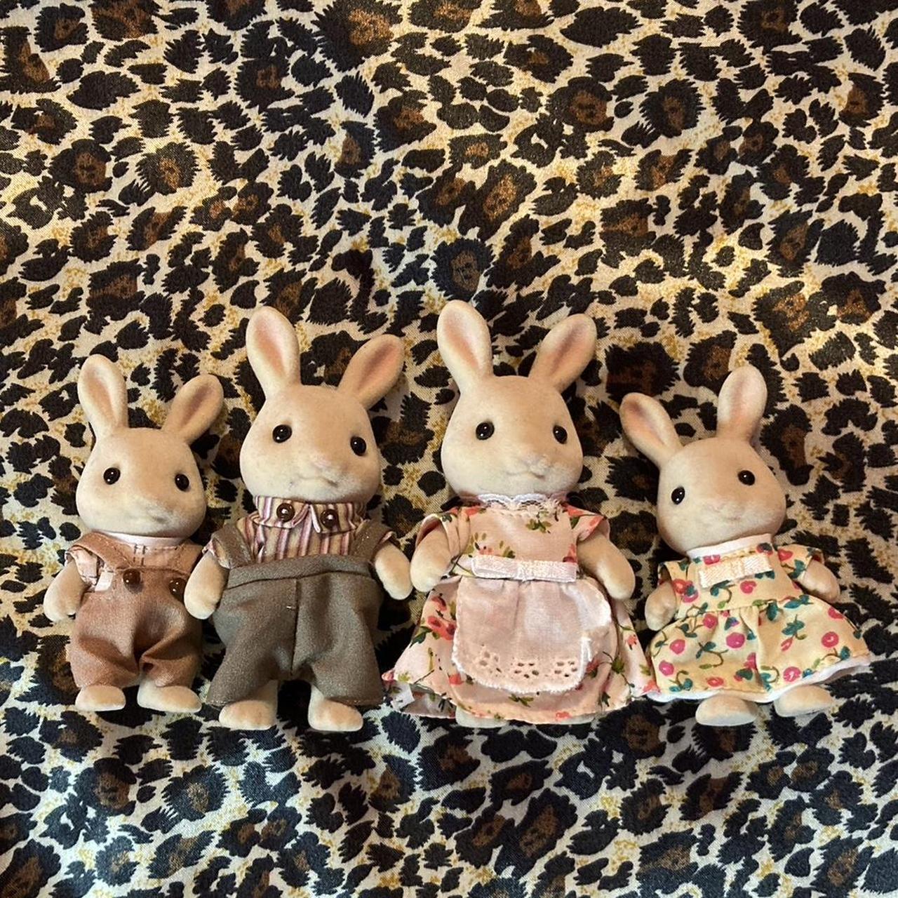 Calico critter bunny family - Depop