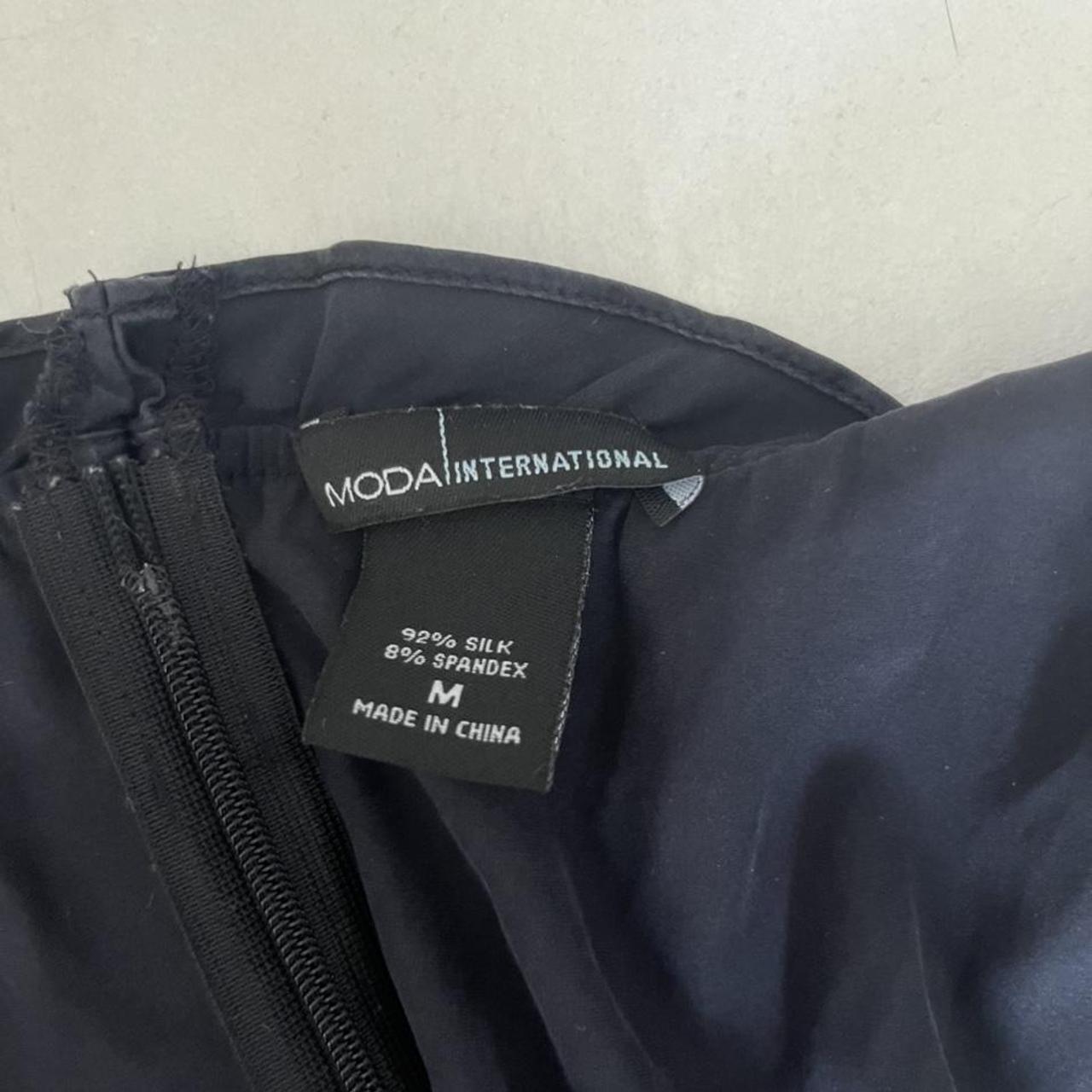 🫧 Moda International black sleek v neck top! ☆ real... | Depop