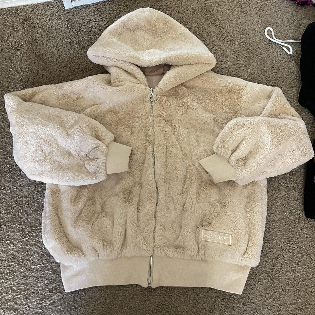 Forever 21 fuzzy jacket - Depop