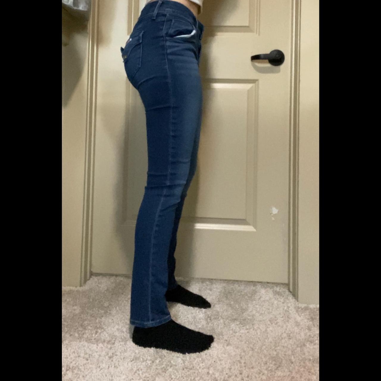 good fit blue jean, model 5’4” 135lbs - Depop