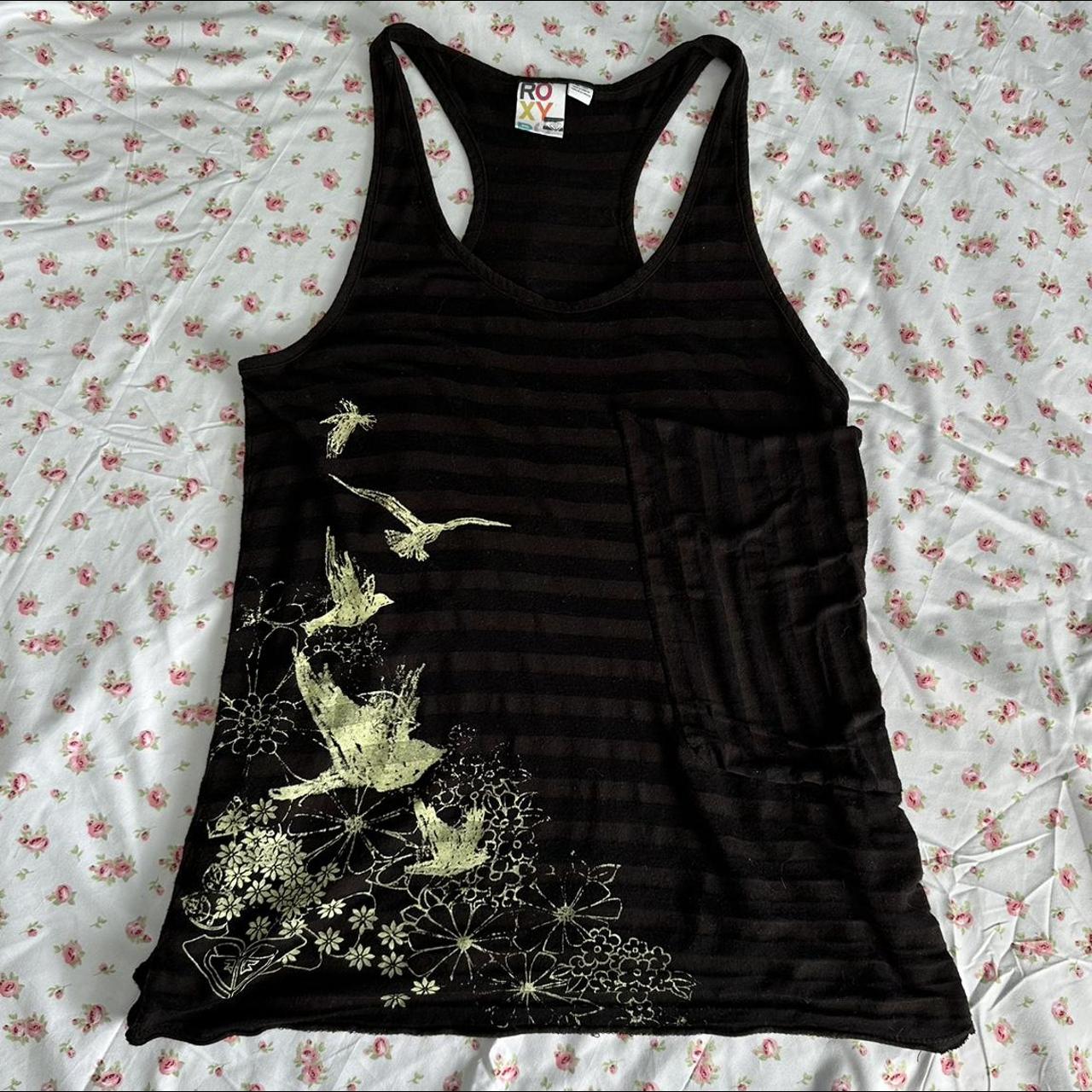 🌷 emo grudge roxy tank top with long pocket... - Depop